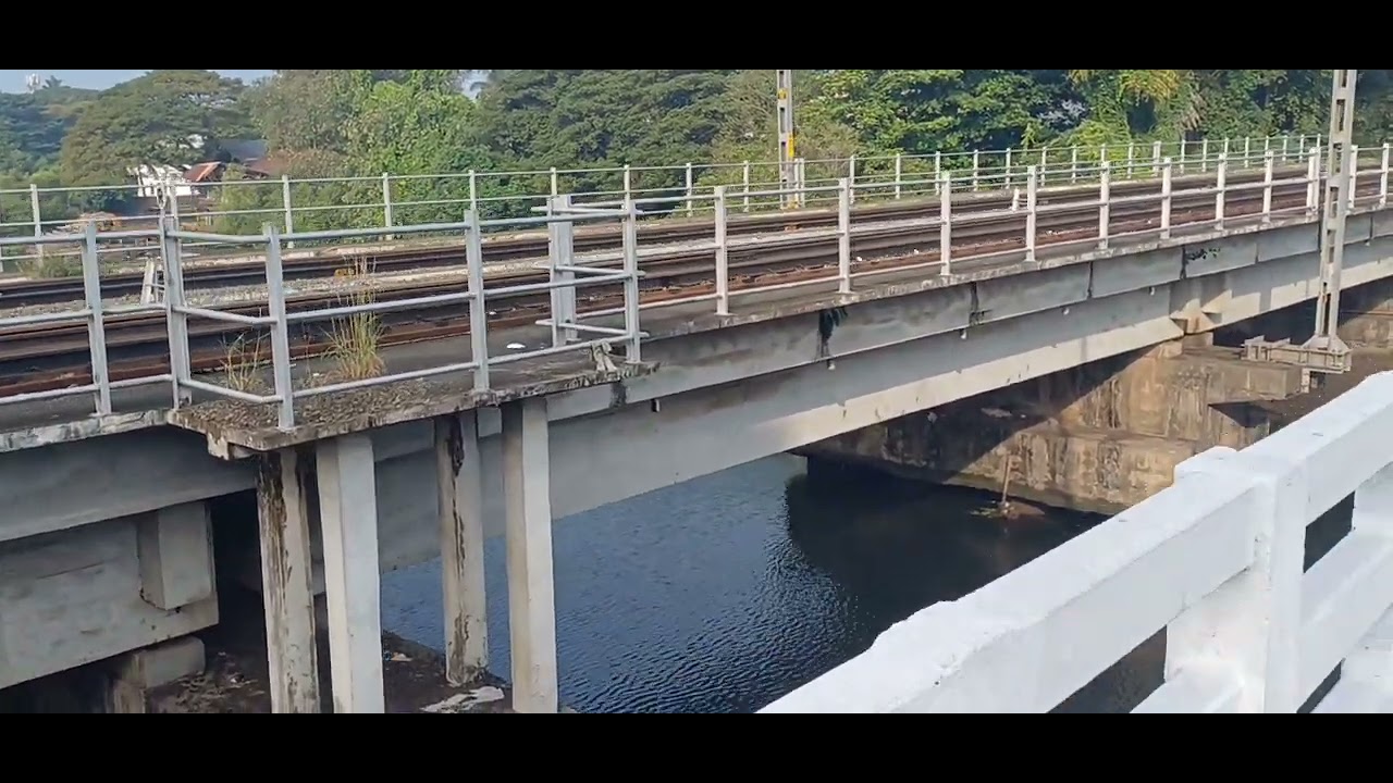 Kallai Railway Bridge - YouTube