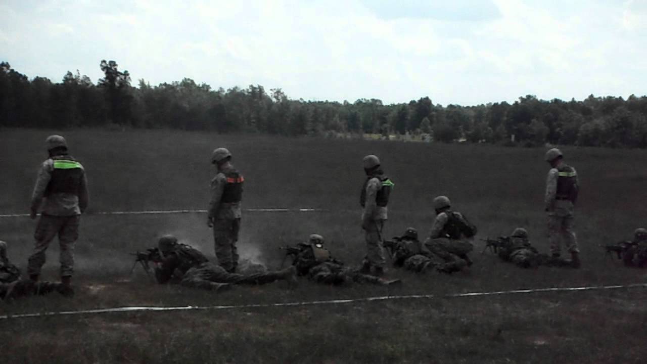 M249 Live fire - YouTube