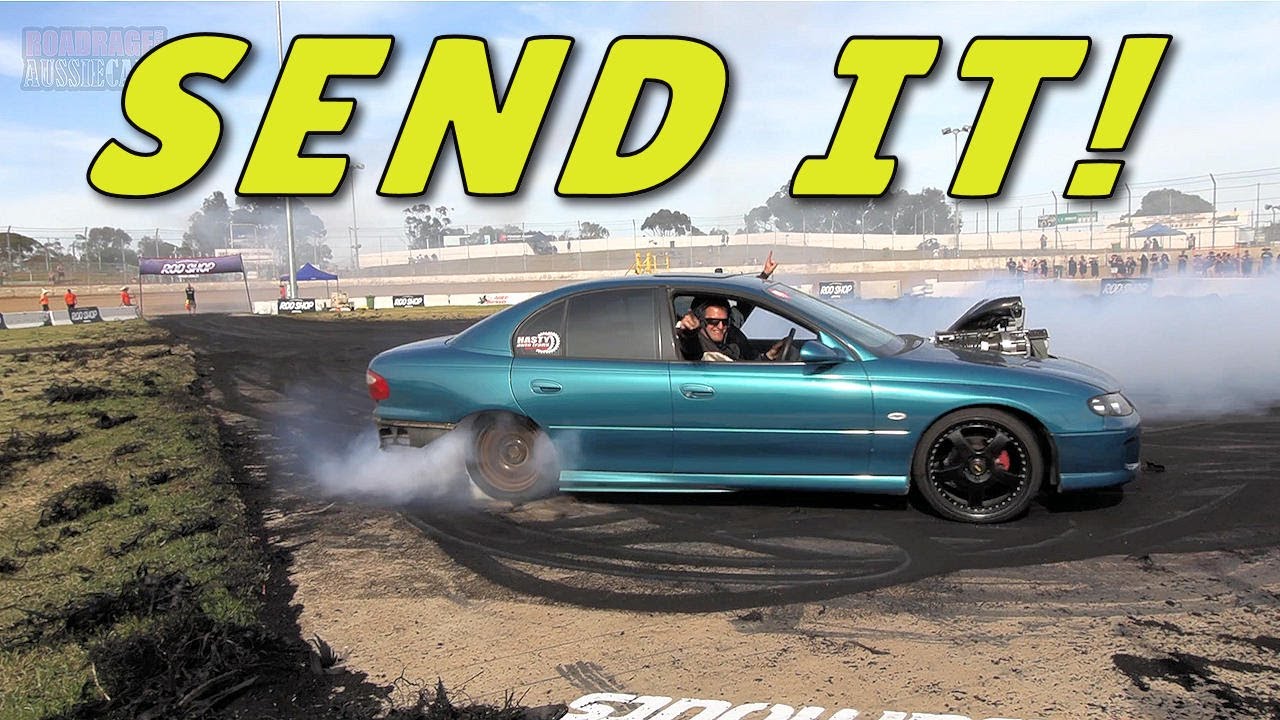 Holden Commodore Burnout SEND IT!!! - YouTube