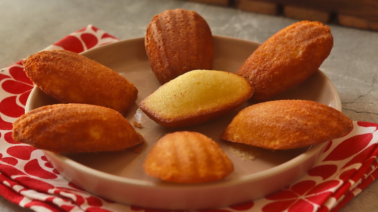 French Madeleine Recipe | Madeleines Recipe | Teatime snack - YouTube