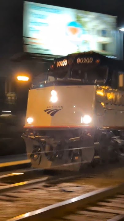 Amtrak's Hiawatha service heads towards Chicago! #shorts #fyp @amtrak @train #chicago #railfan ...