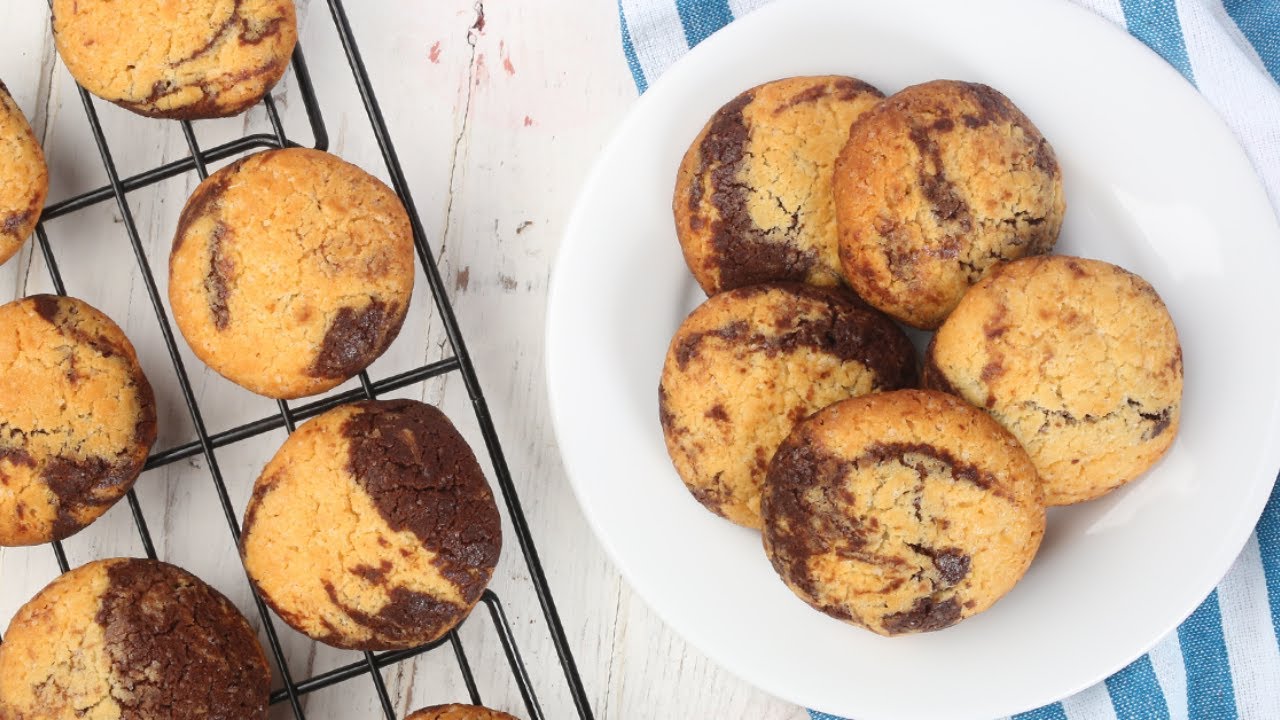 MILKMAID Marble Cookies - YouTube