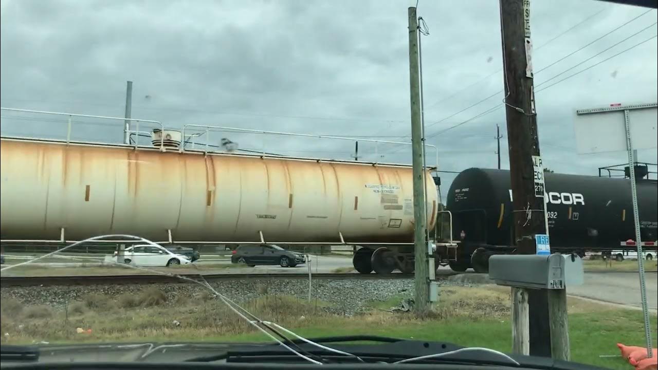 UP 6517 With NS Power Leads Manifest Magnolia,Tx - YouTube
