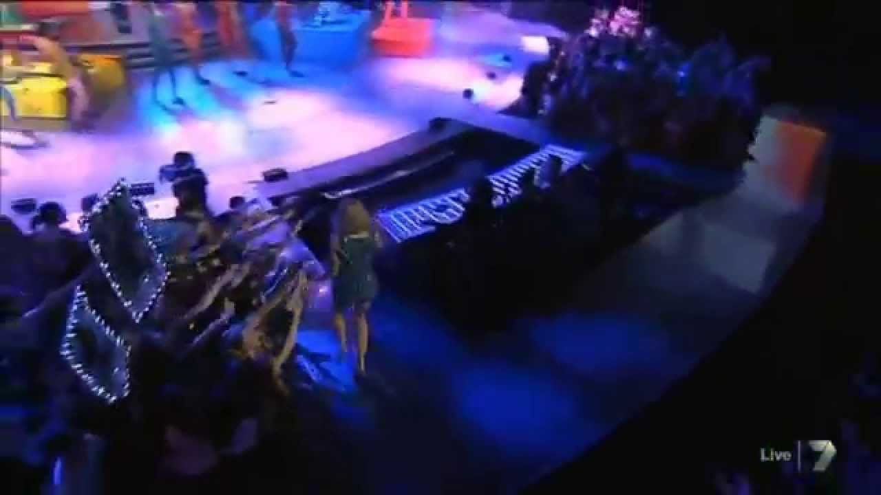 Taylor Swift - Shake it Off - LIVE at X Factor Australia - YouTube