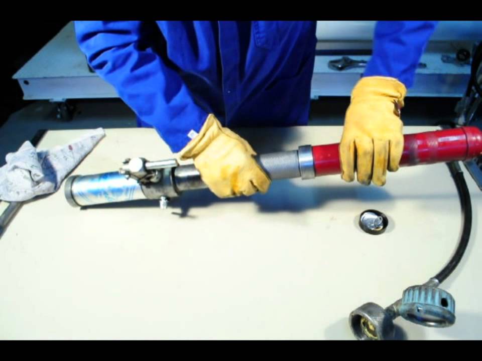 Hand Held Hydraulic Hand Gun - YouTube