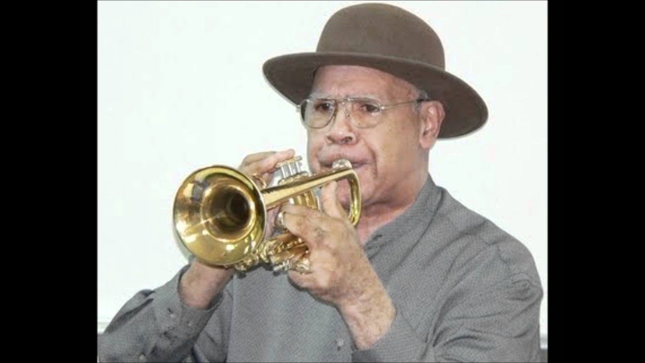 Latina - Víctor Paz - YouTube