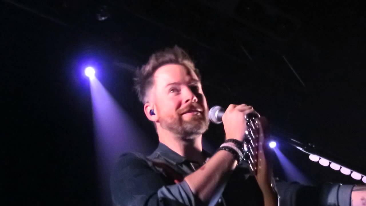David Cook - a little Christmas music in October (Slowdown - Omaha ...