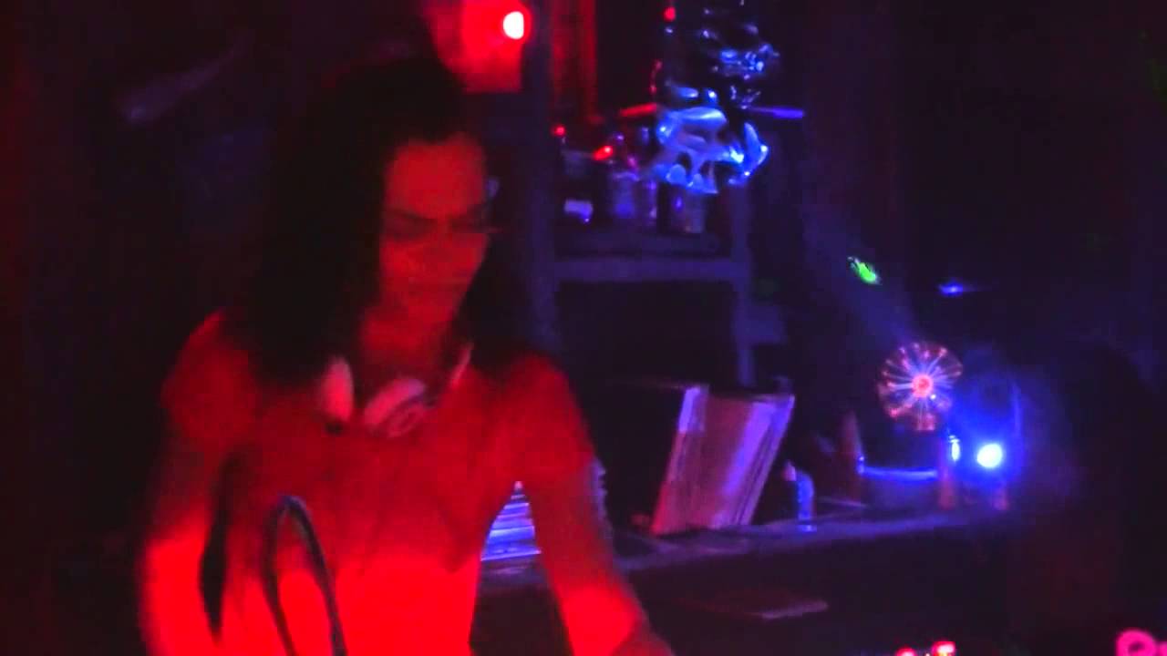 La Dj Nadia @ C O R Private Valentine 2014 - YouTube
