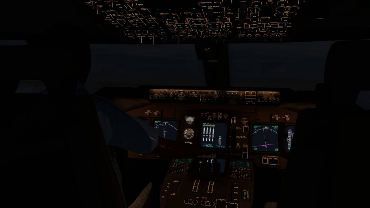 Boeing 747-400 Cockpit at Night - YouTube