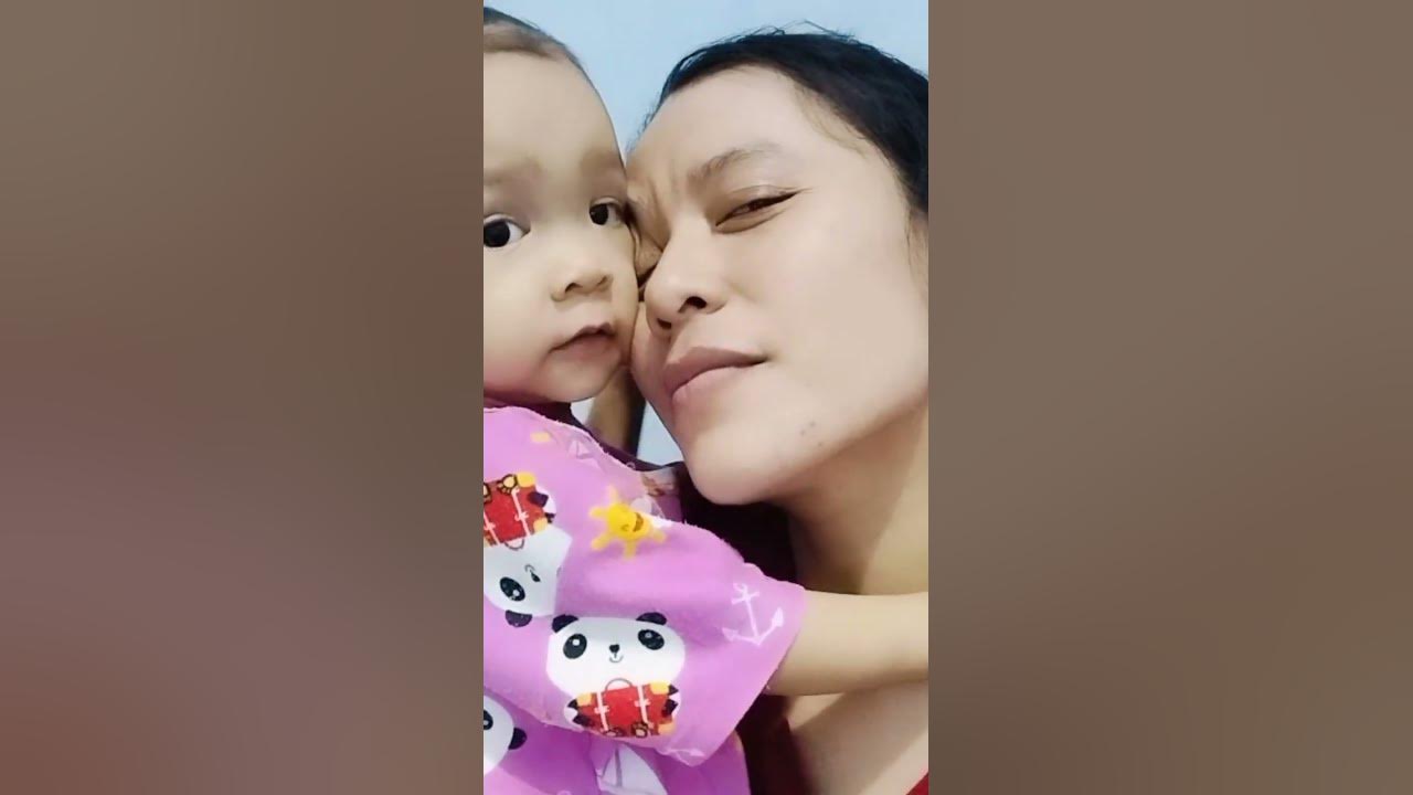 Ade Zia sayang sama mama 😘😘 #anak - YouTube