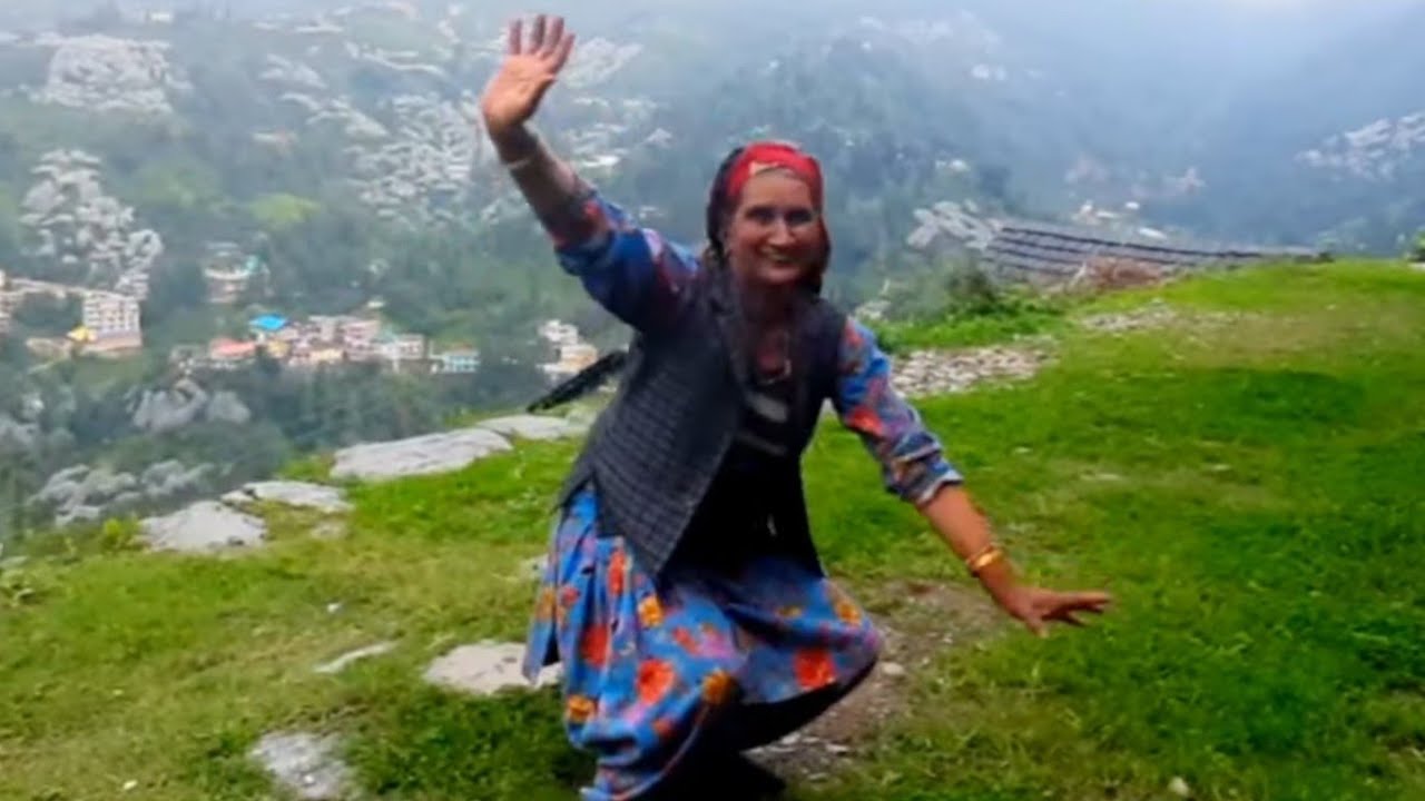 ठेठ सराजी Pahari Nati, singer- Kuram Dutt, Ft. Budhi Devi, Kusam Thakur ...