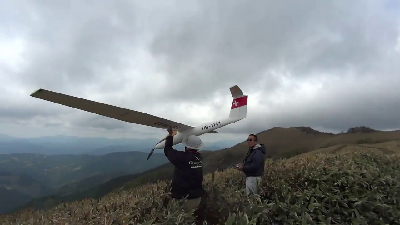 Slope soaring meeting 2018 spring (2) - YouTube