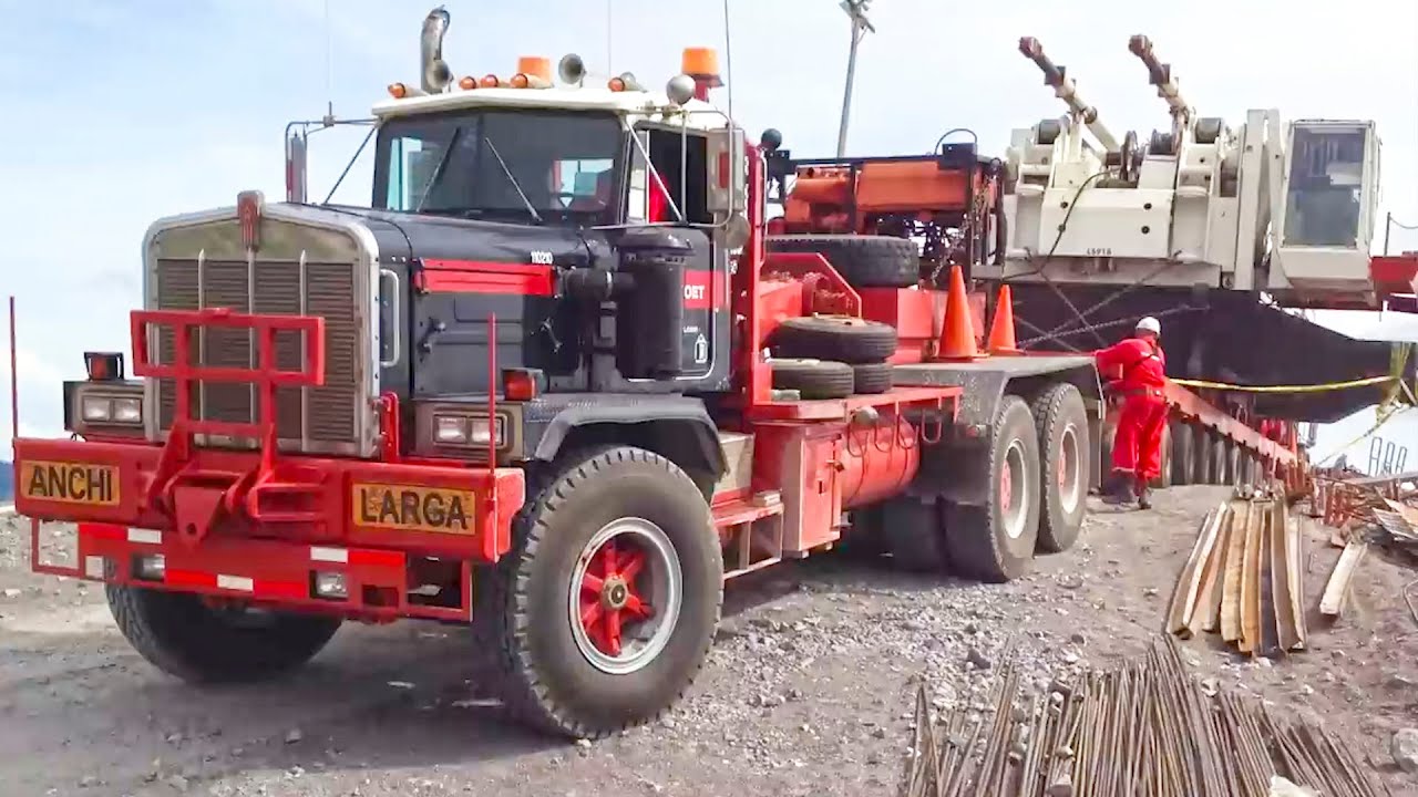 Transportation of oversized cargo didn't go according to plan Big ...