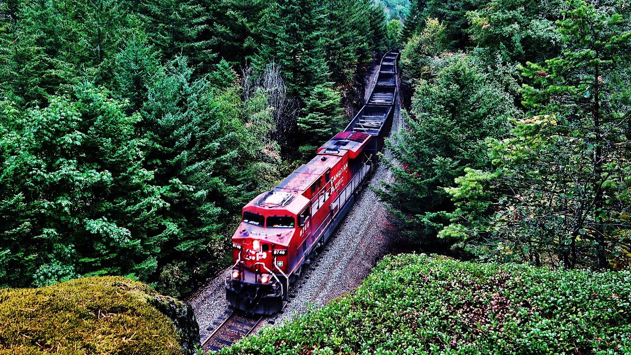 Big Coal And Grain Trains With Chugging GE’s And DPU’s Curving Thru The ...
