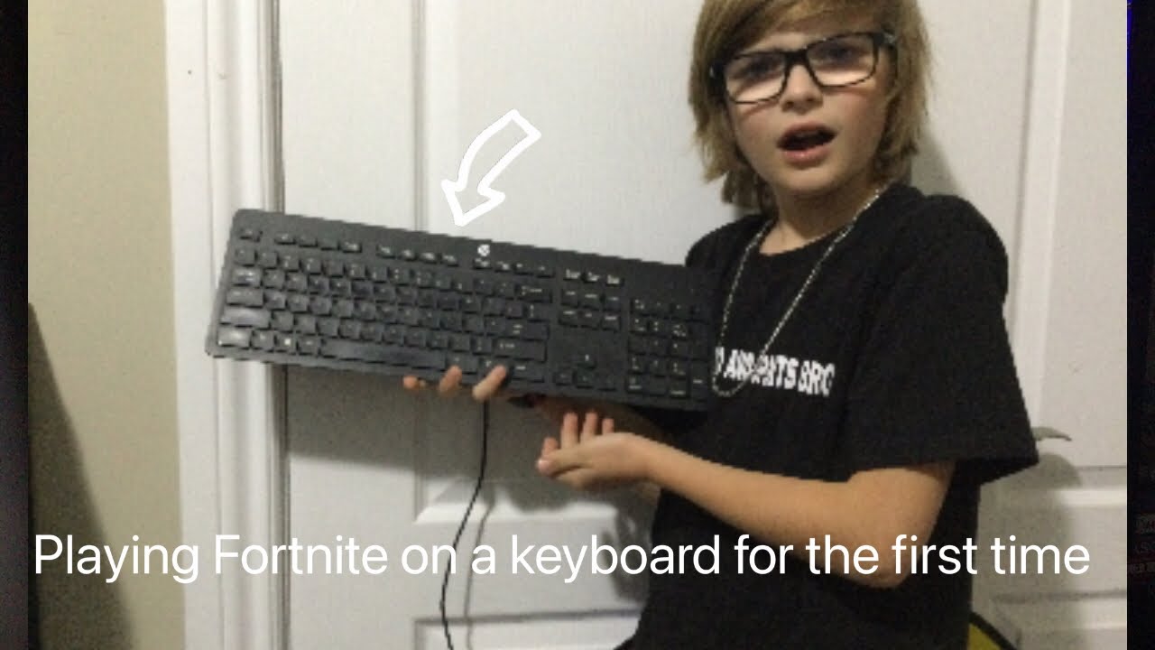 Playing Fortnite on a keyboard for the first time - YouTube