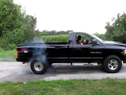 Dodge Ram 2500 Heavy Duty 5.7 Hemi single tire on fire burnout - YouTube