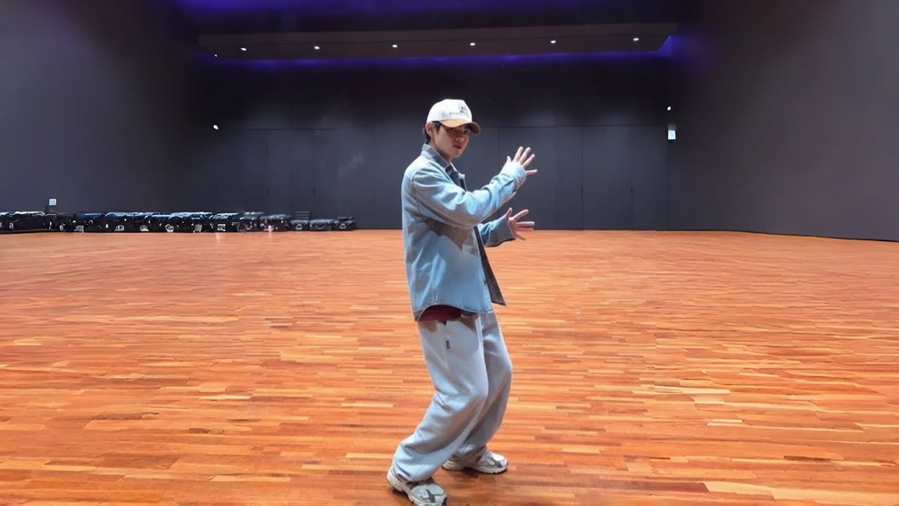Taehyung’s Dance Practice with All BTS Members — BTS’s Secret Schedule ...