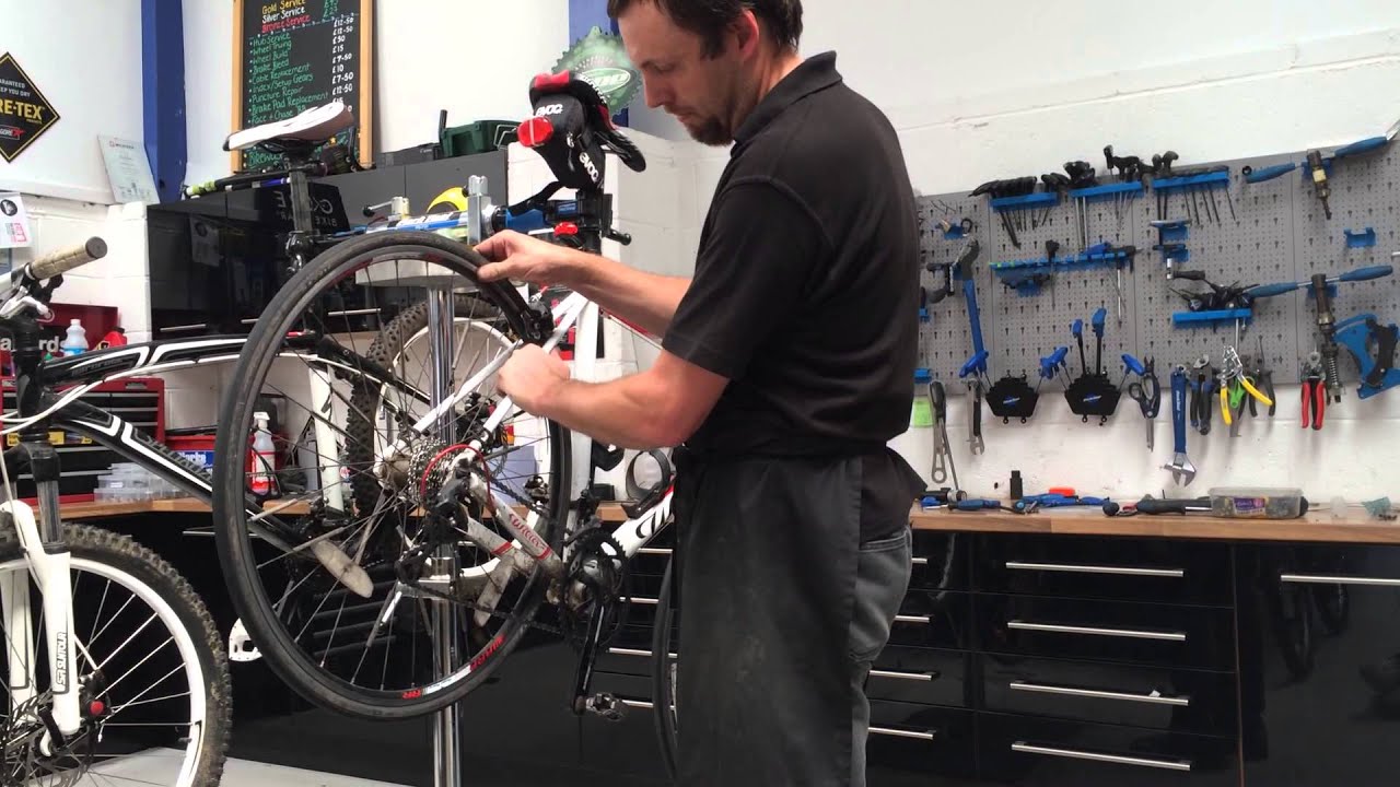 How to do a road M Check | Cycling UK - YouTube