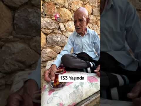 Batman'da 133 yaşında olduğunu iddia eden Reşit amca görüntülendi.