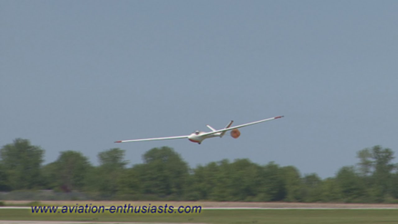 2014 Discover Aviation Days Air Show Manfred Radius performance (Sunday ...