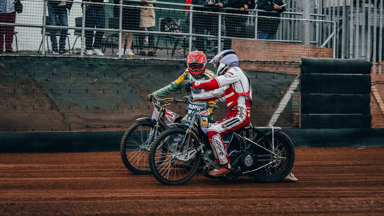 Superb Speedway Race on “One of the best track's in Europe.” - YouTube