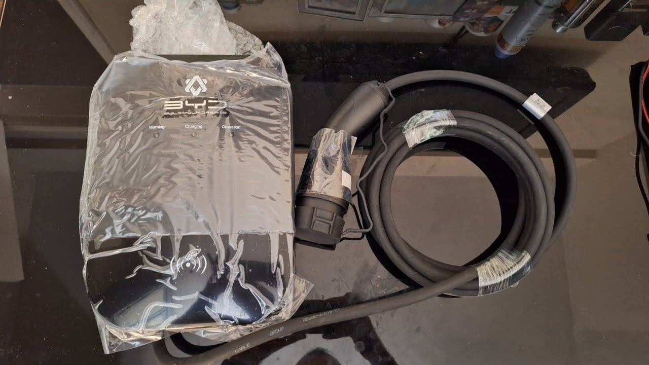 Unboxing do Carregador Wallbox BYD - Dolphin Mini - YouTube