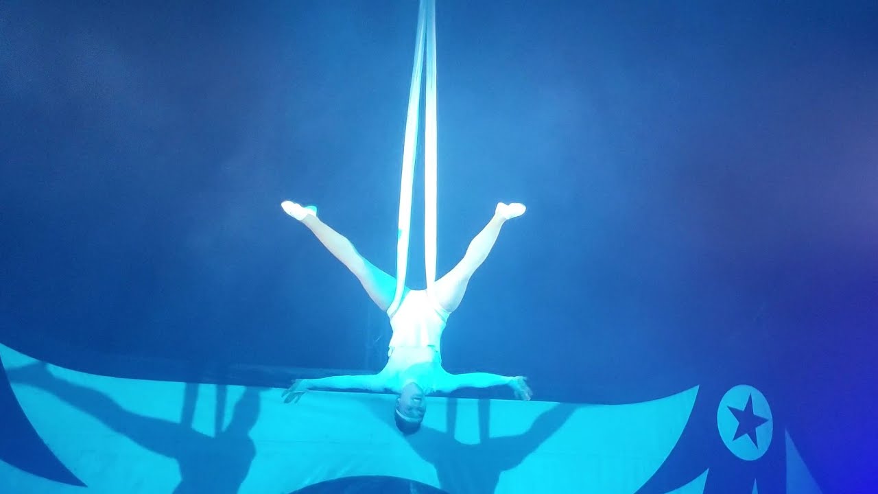 Circus Bolalou: Air Ballet Show - YouTube