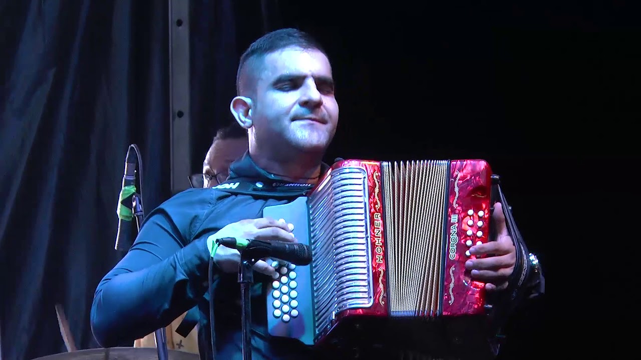 Salta de Contento PASTOR EDWIN VARILLA VALLENATO EN VIVO !!! - YouTube