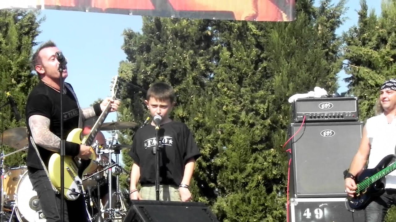 Tako & Mario - Piel de Cordero (Leyendas Del Rock´11 - Beniel) - YouTube