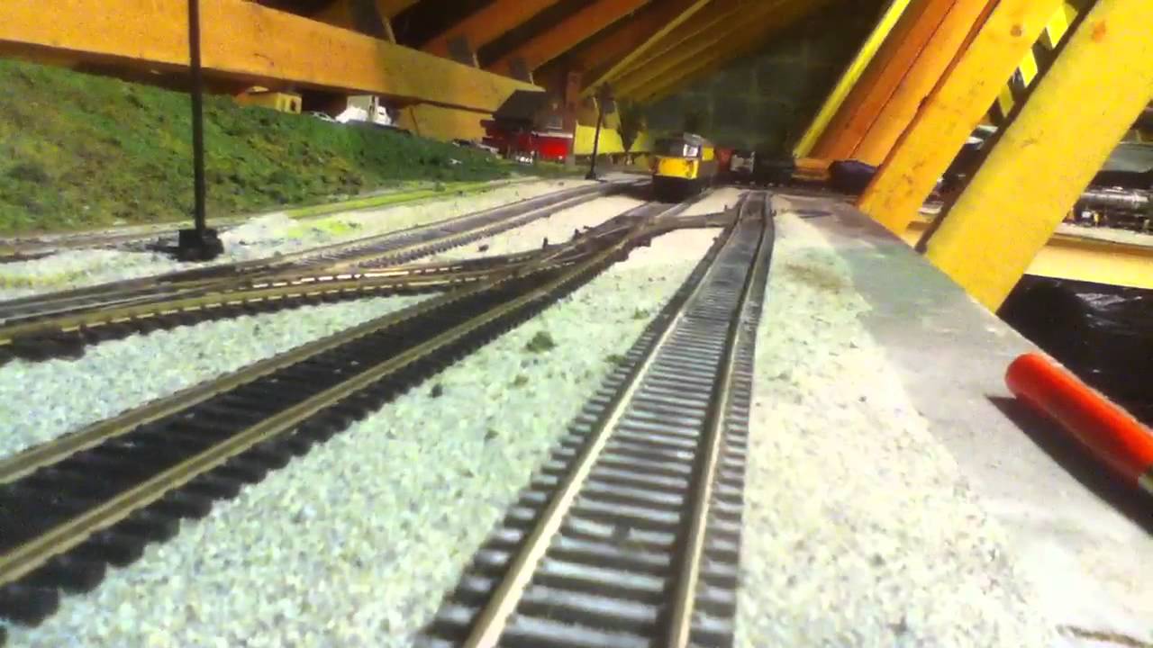 My new class 33/1 in Dutch livery on the BMR - YouTube