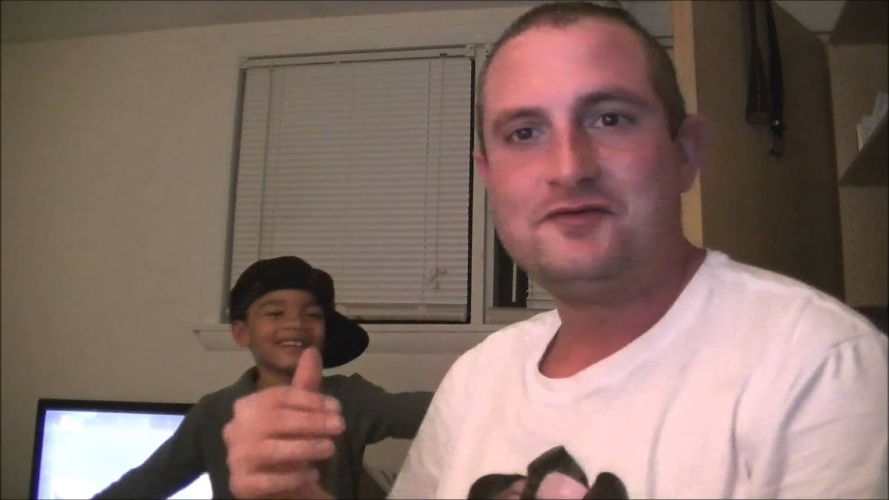 Kid Smacking His DAD (Thanksgiving Day) - YouTube