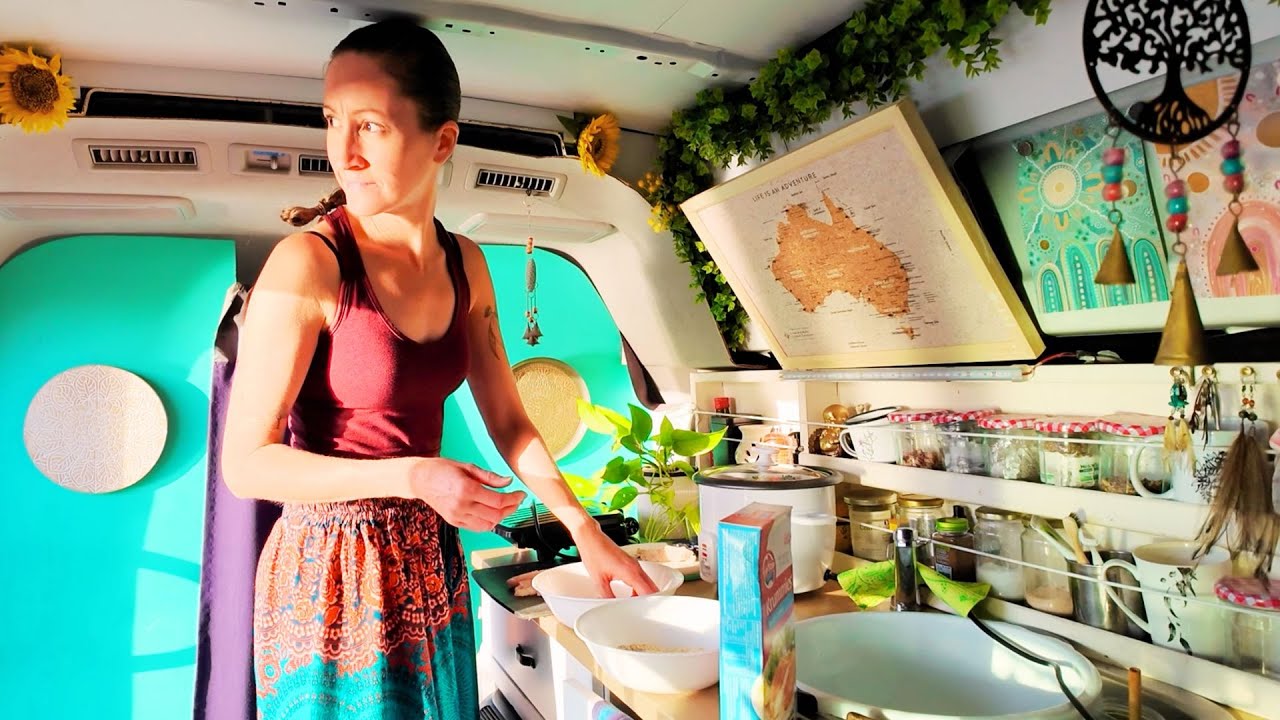 Aussie Meat & 3 Veg Meal In a Rice Cooker | Van Life Australia - YouTube