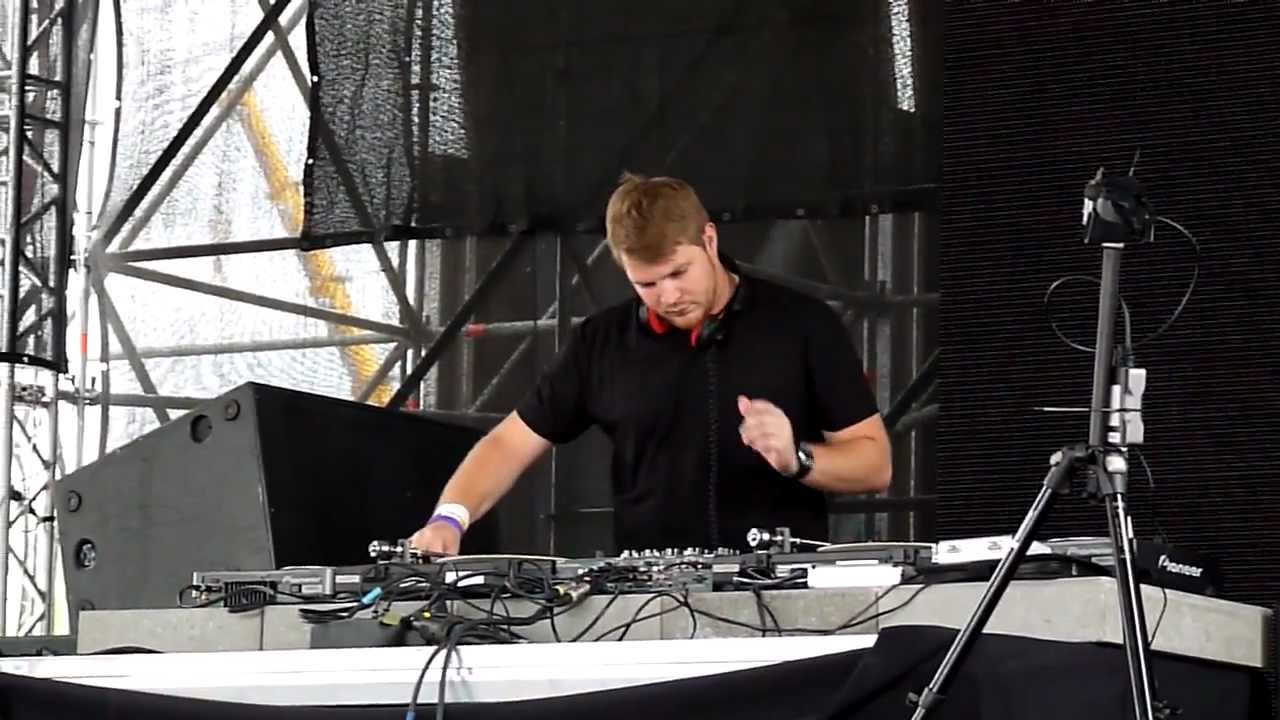 Streako @ Balaton Sound 2012 / Telekom Stage - YouTube