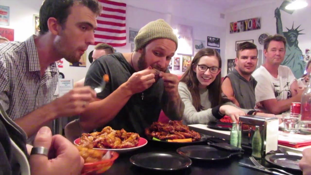 EATING COMPETITION - CHICKEN WING CHALLENGE - YouTube