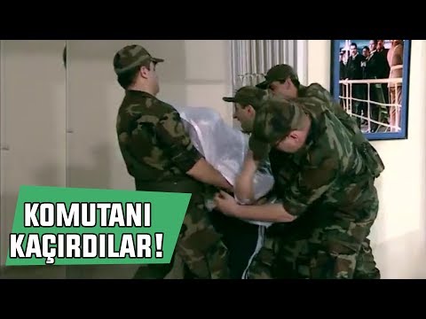 KARAGÜMRÜKLÜ FUTBOLCUYU KAÇIRACAKKEN KOMUTANI KAÇIRDILAR
