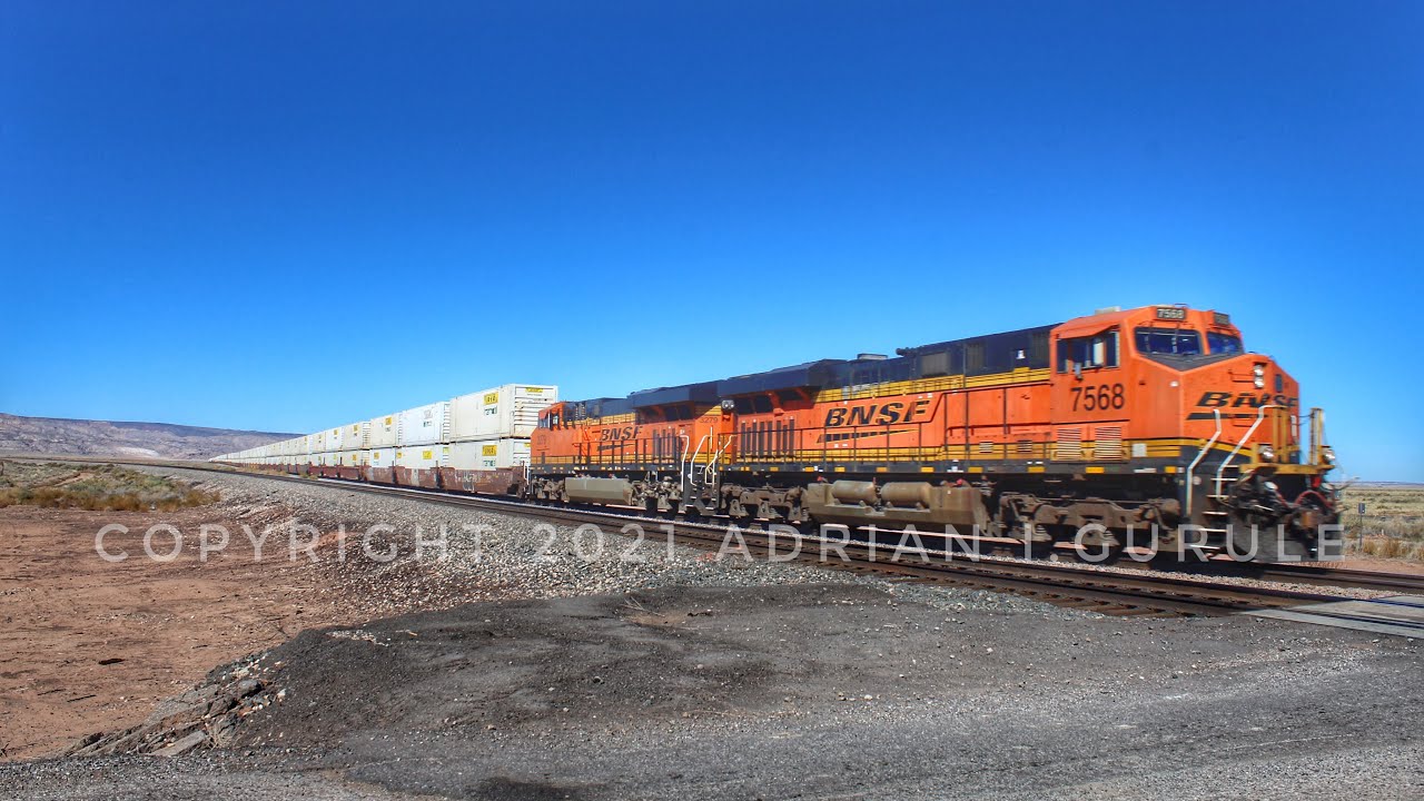 BNSF 7568 prepares to enter Belen Rio Grande valley. - YouTube