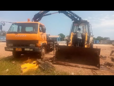 Crane towing JCB 3cx Perkins engine - YouTube