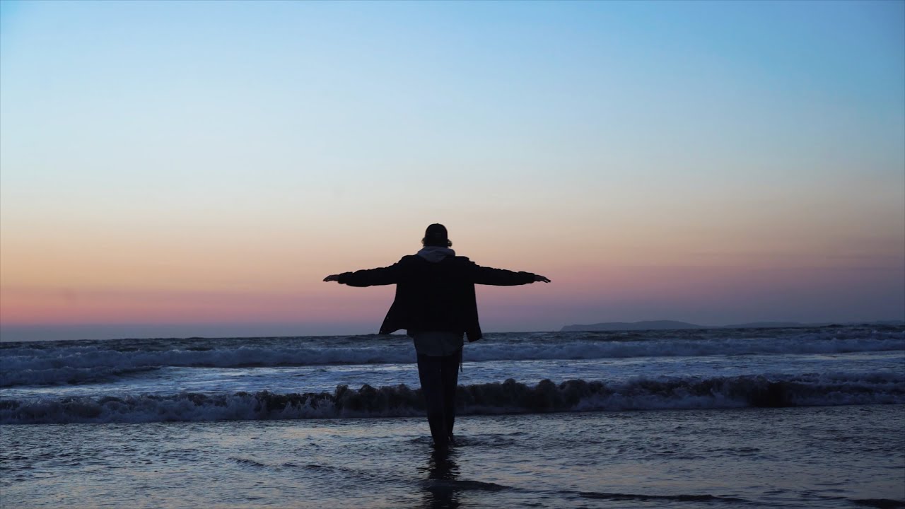 Elliott Taylor - I Thought (Official Music Video) - YouTube