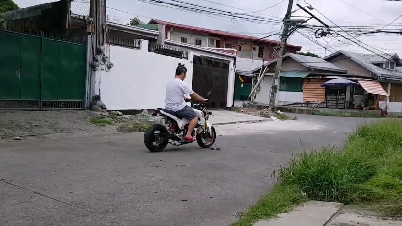 rusi gremlin (ikot lang) - YouTube