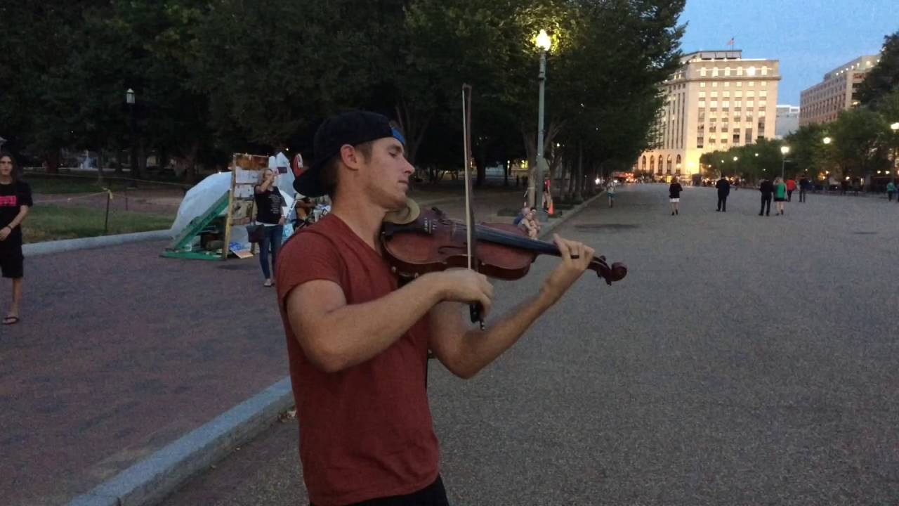 Cal Morris Performing Outside The White House: Chasing Cars - YouTube