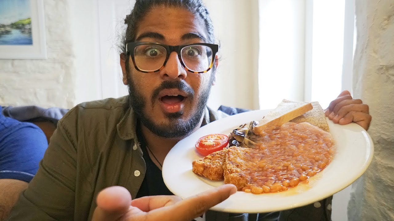 BEANS FOR BREAKFAST?!? - American Eating English Breakfast - English ...