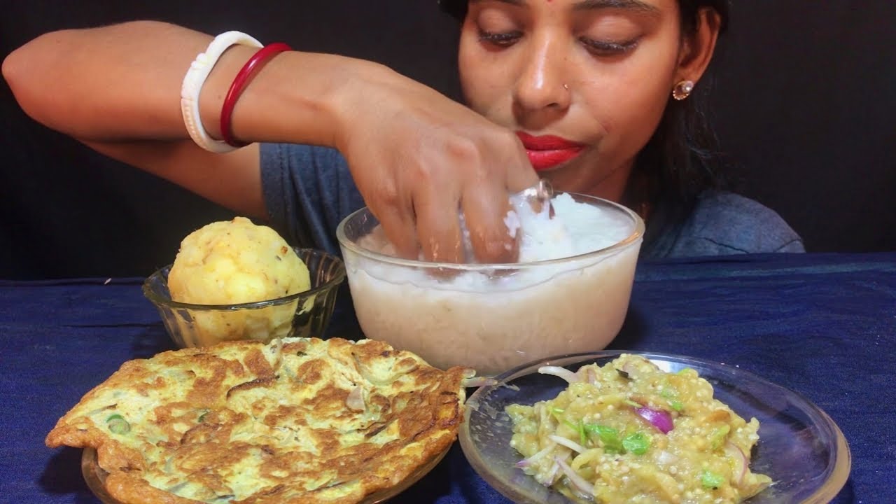 Eating Panta Bhat With Baingan Bhorta Aloo Bhorta And Omelet | Eating ...