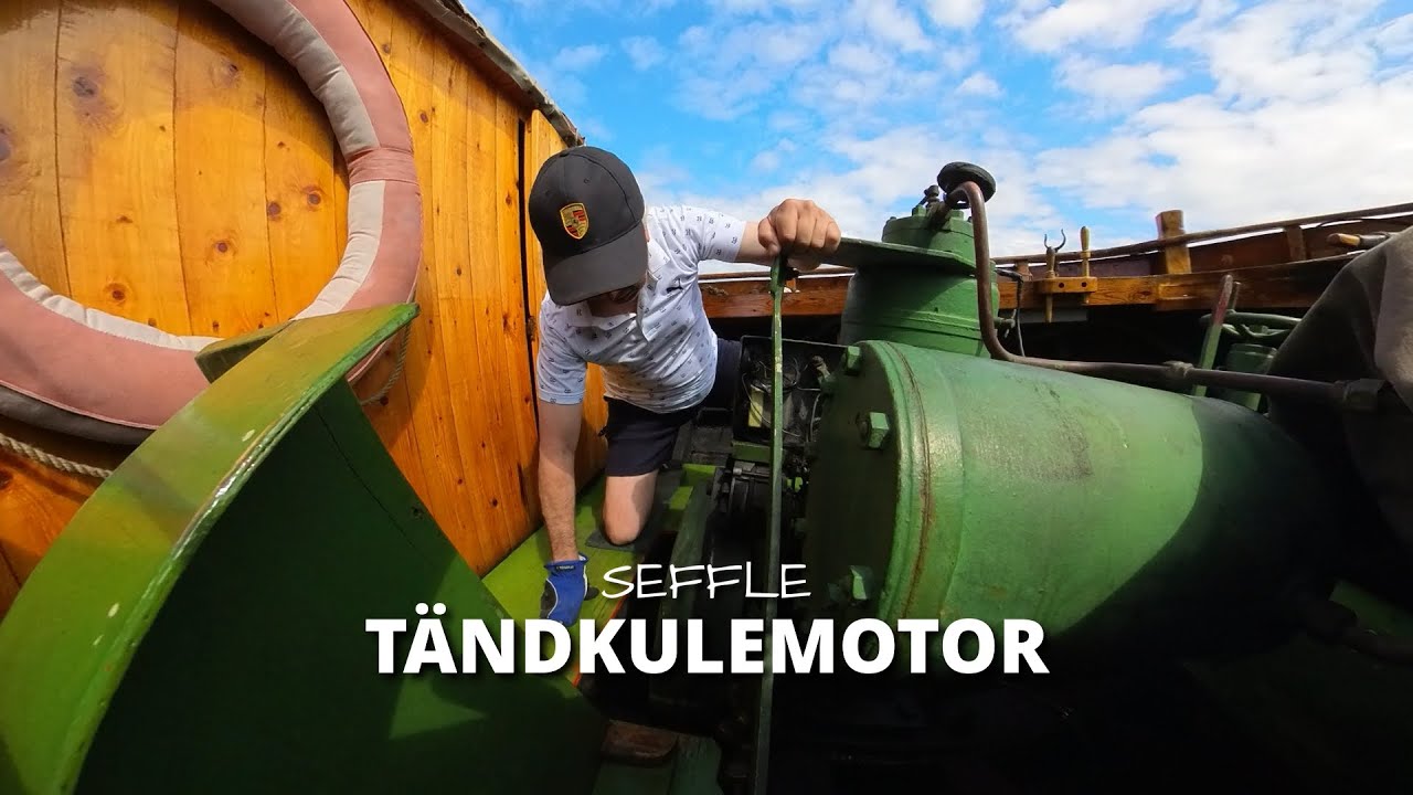Hot Bulb Engine Start Up | Seffle Tändkulemotor | Kosterbåten Tjoff ...