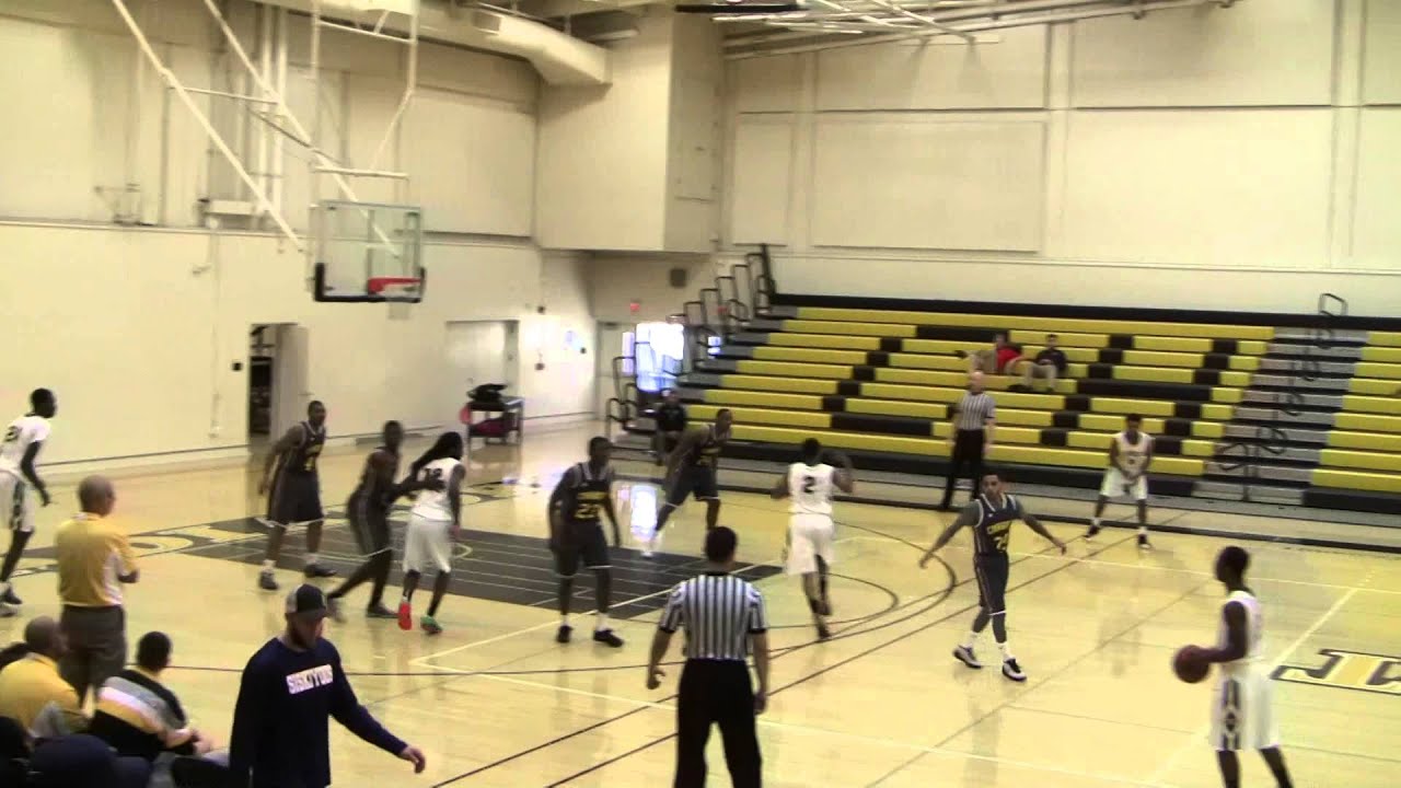FRC guard Derrick Randolph goes craaazzy at Chabot Tip-Off - YouTube