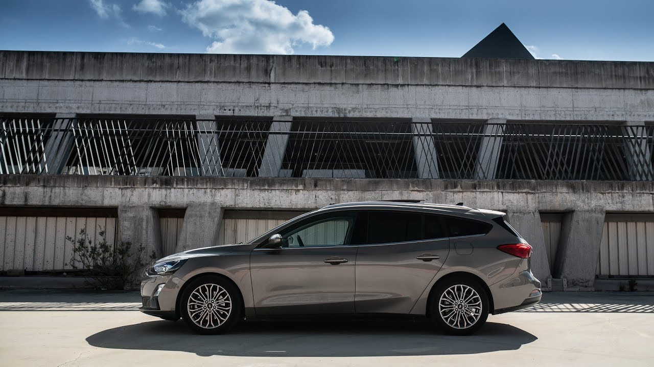 2019 Ford Focus Titanium - YouTube