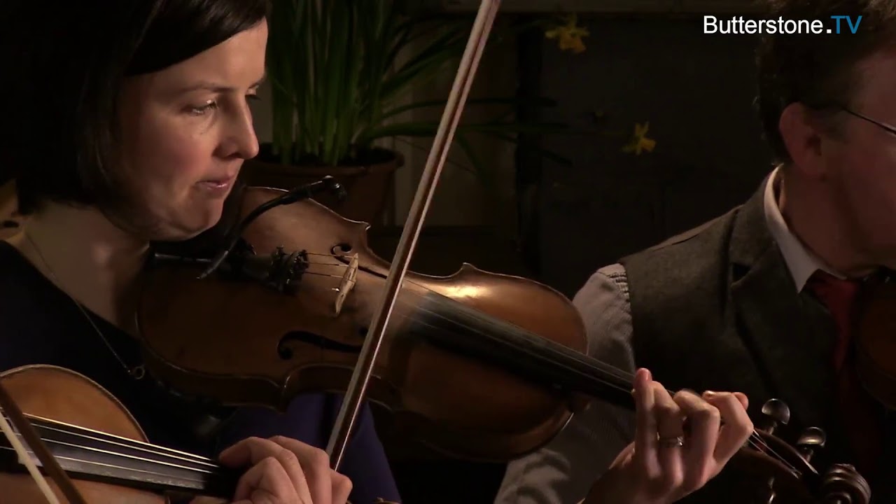 Blazin' Fiddles - 'Catch & Kiss' live from Butterstone - YouTube