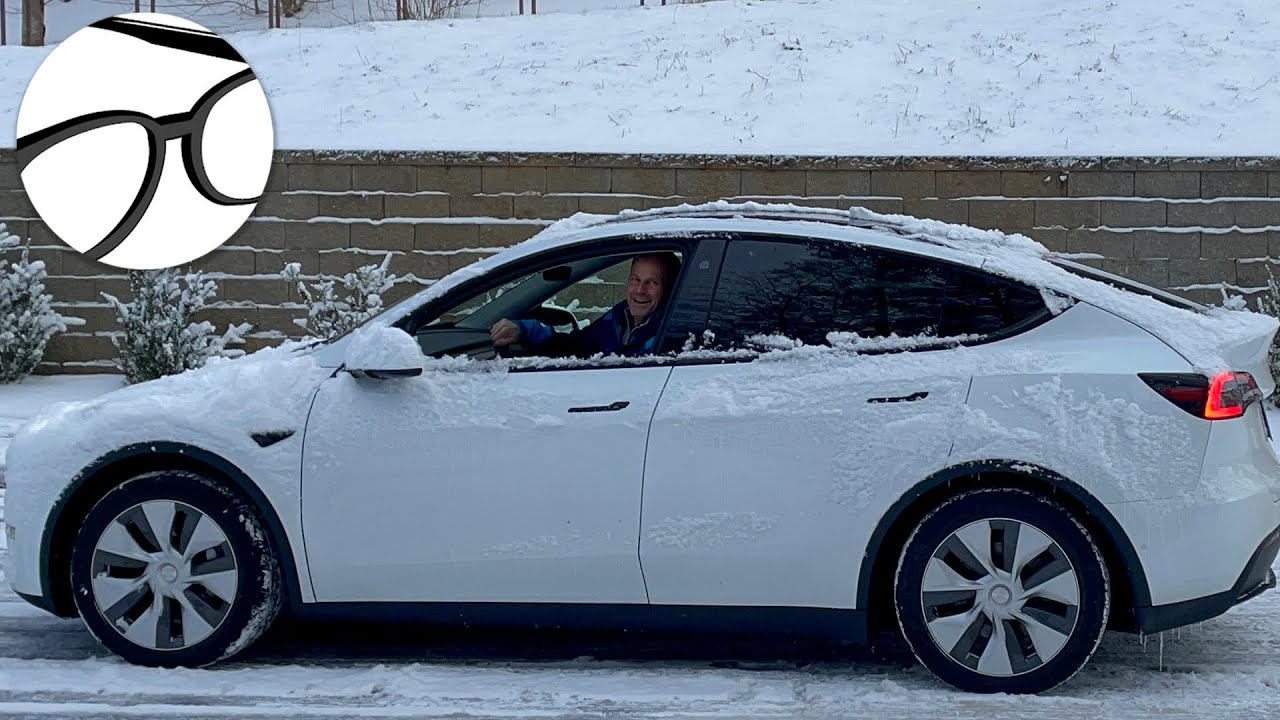 Tesla Model Y first winter driving experience and thoughts - YouTube