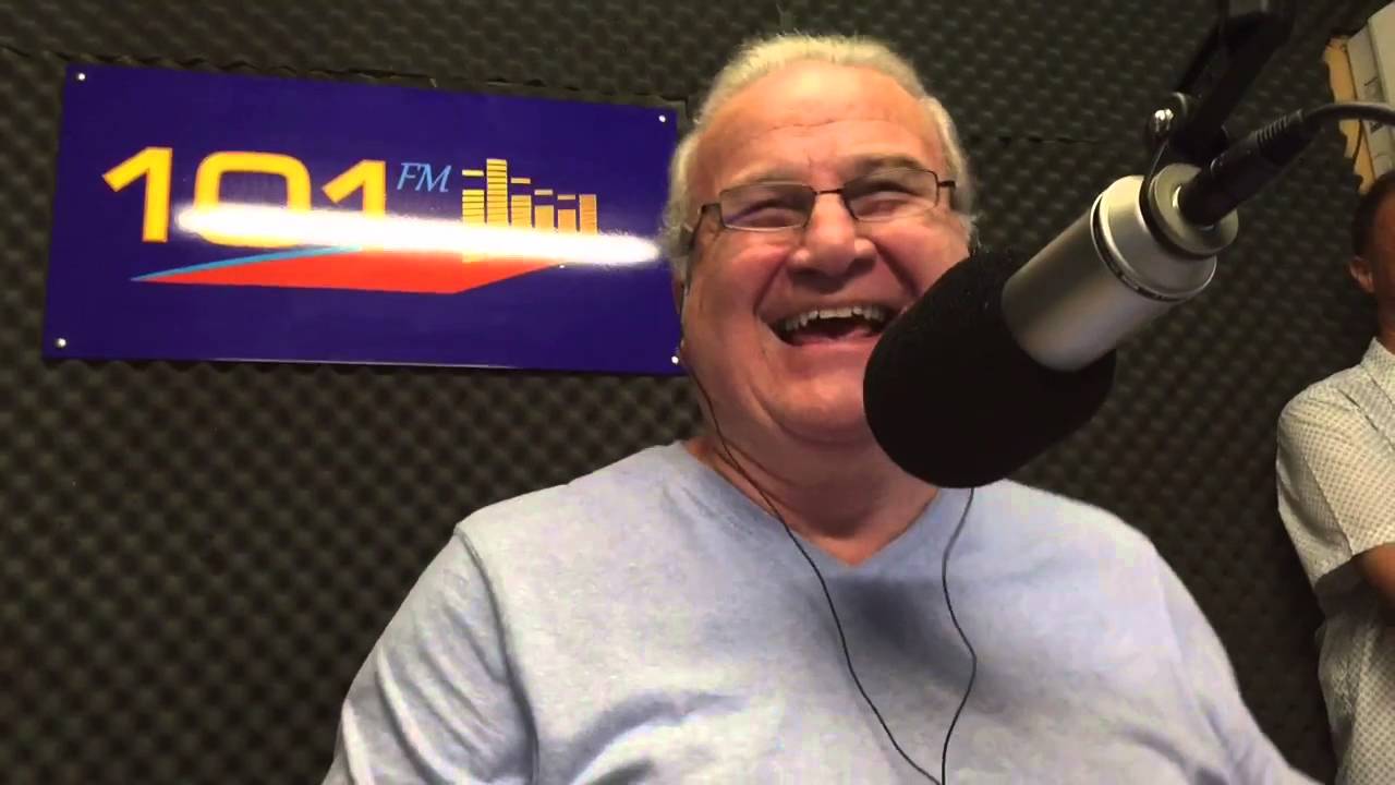 Ian `The Bear' Maurice on Logan's 101FM - YouTube