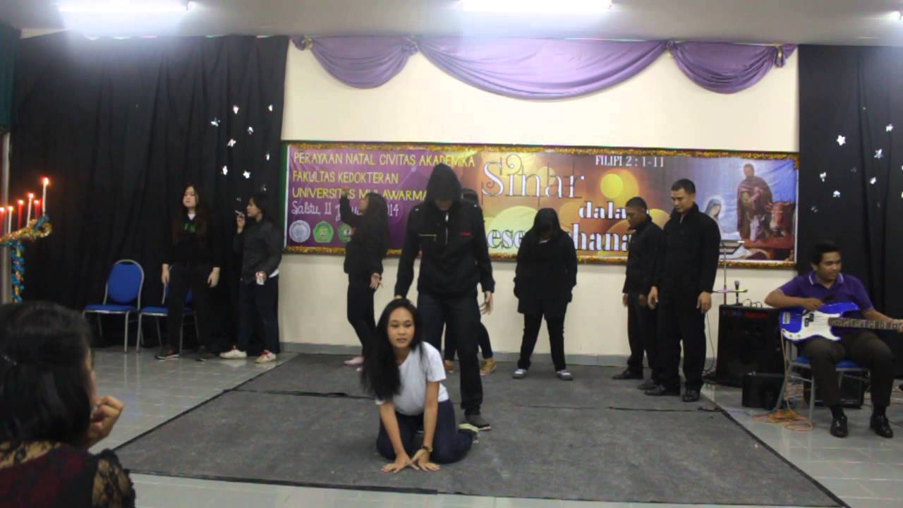 Skit - Set Me Free oleh mahasiswa dan co-ass Fak. Kedokteran Univ ...