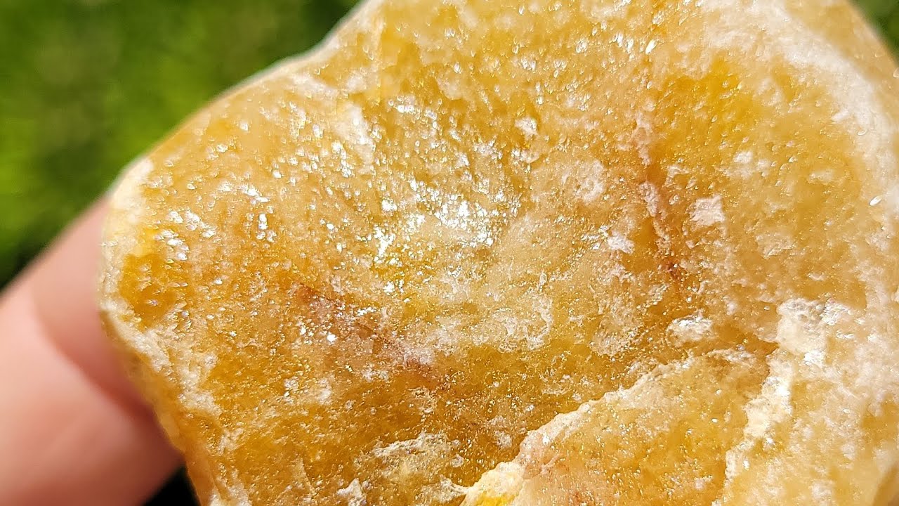 Nr. 91 Rough yellow diamond. - YouTube